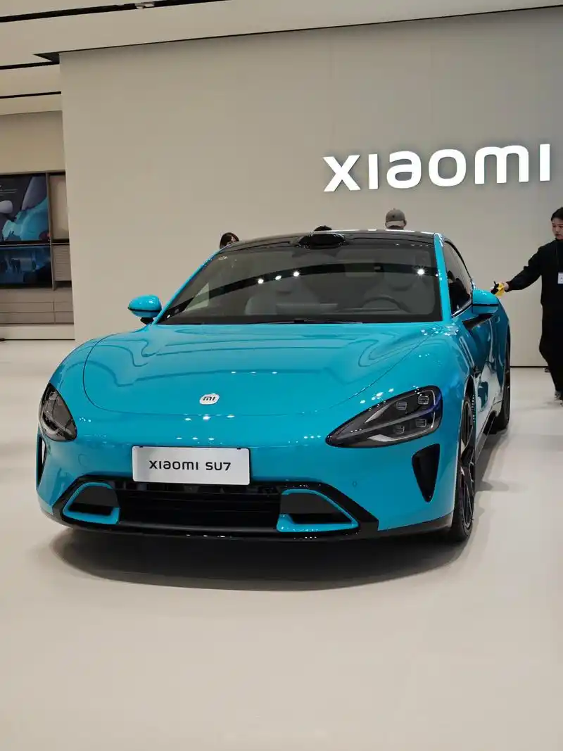 小米SU7 Ultra退车风波升级：400名车主联名维权，雷军遭遇“信任危机”-CarMeta